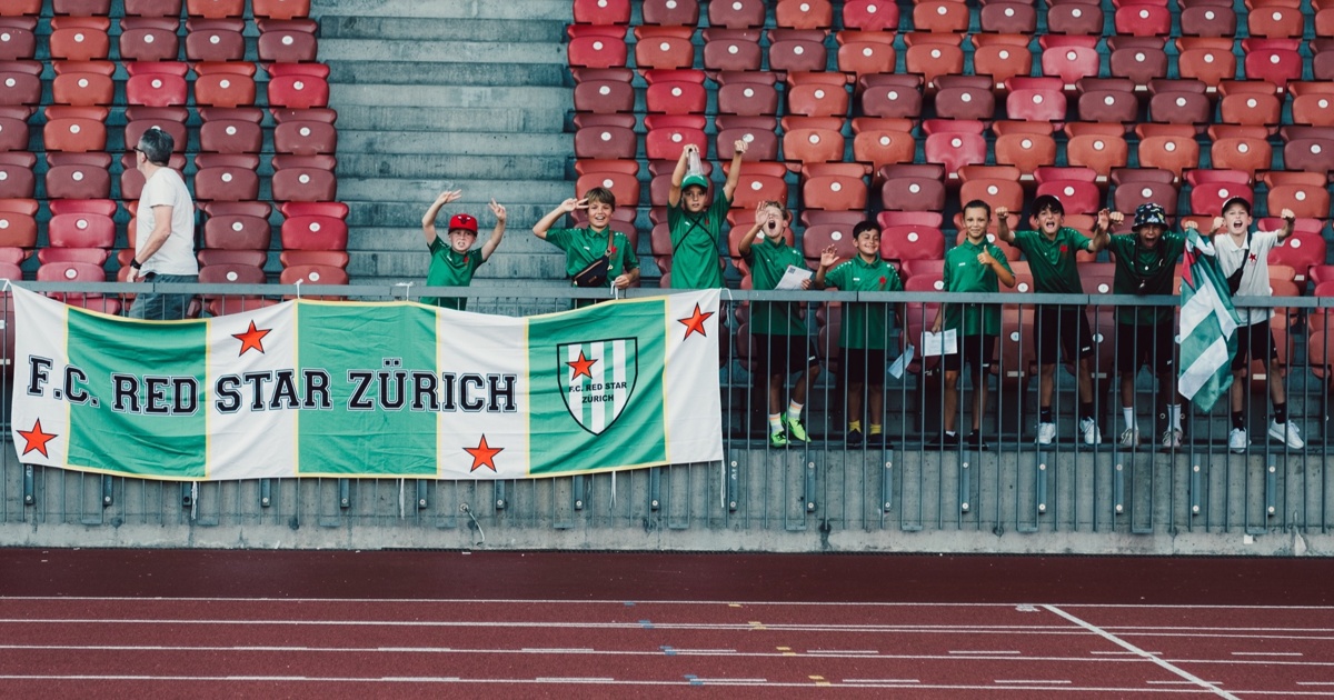 Unser neuer Red Star-Vereinsbus - Lokalhelden.ch - Crowdfunding von ...
